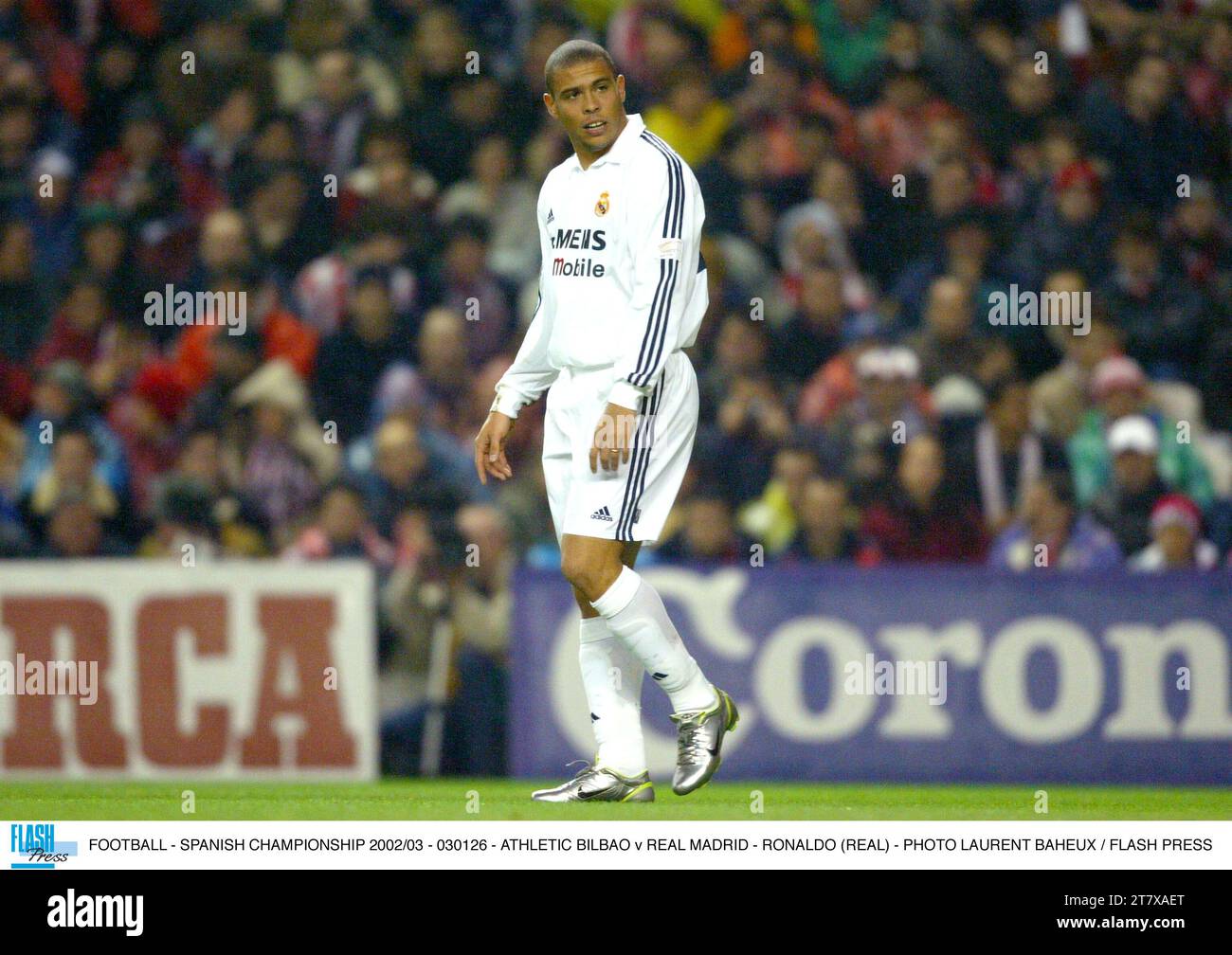 Ronaldo real madrid 2002 hi-res stock photography and images - Alamy