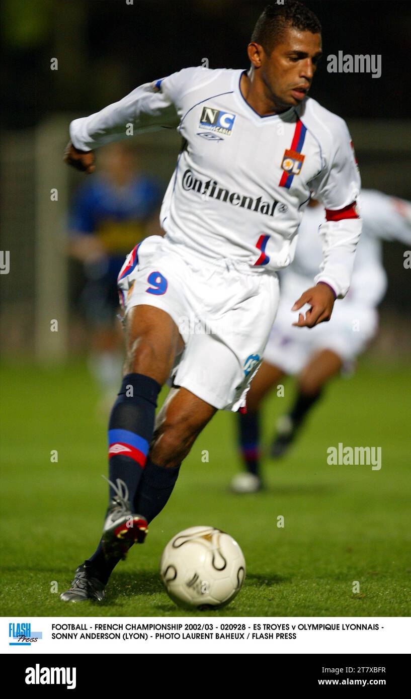 FOOTBALL - FRENCH CHAMPIONSHIP 2002/03 - 020928 - ES TROYES v OLYMPIQUE ...