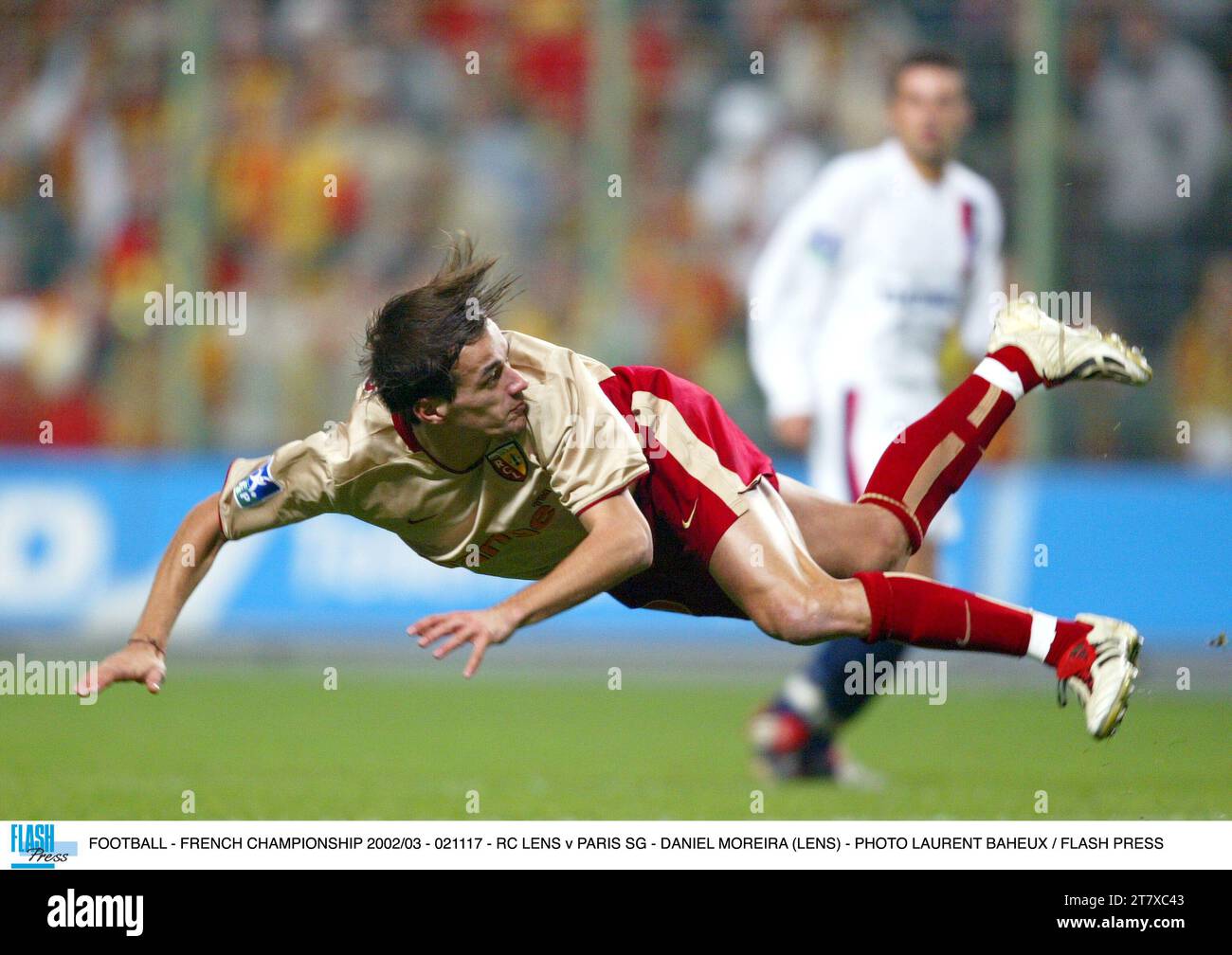 FOOTBALL - FRENCH CHAMPIONSHIP 2002/03 - 021117 - RC LENS v PARIS SG - DANIEL MOREIRA (LENS ...