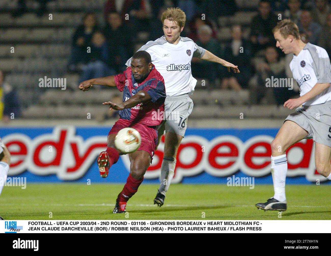 FOOTBALL - UEFA CUP 2003/04 - 2ND ROUND - 031106 - GIRONDINS BORDEAUX v ...