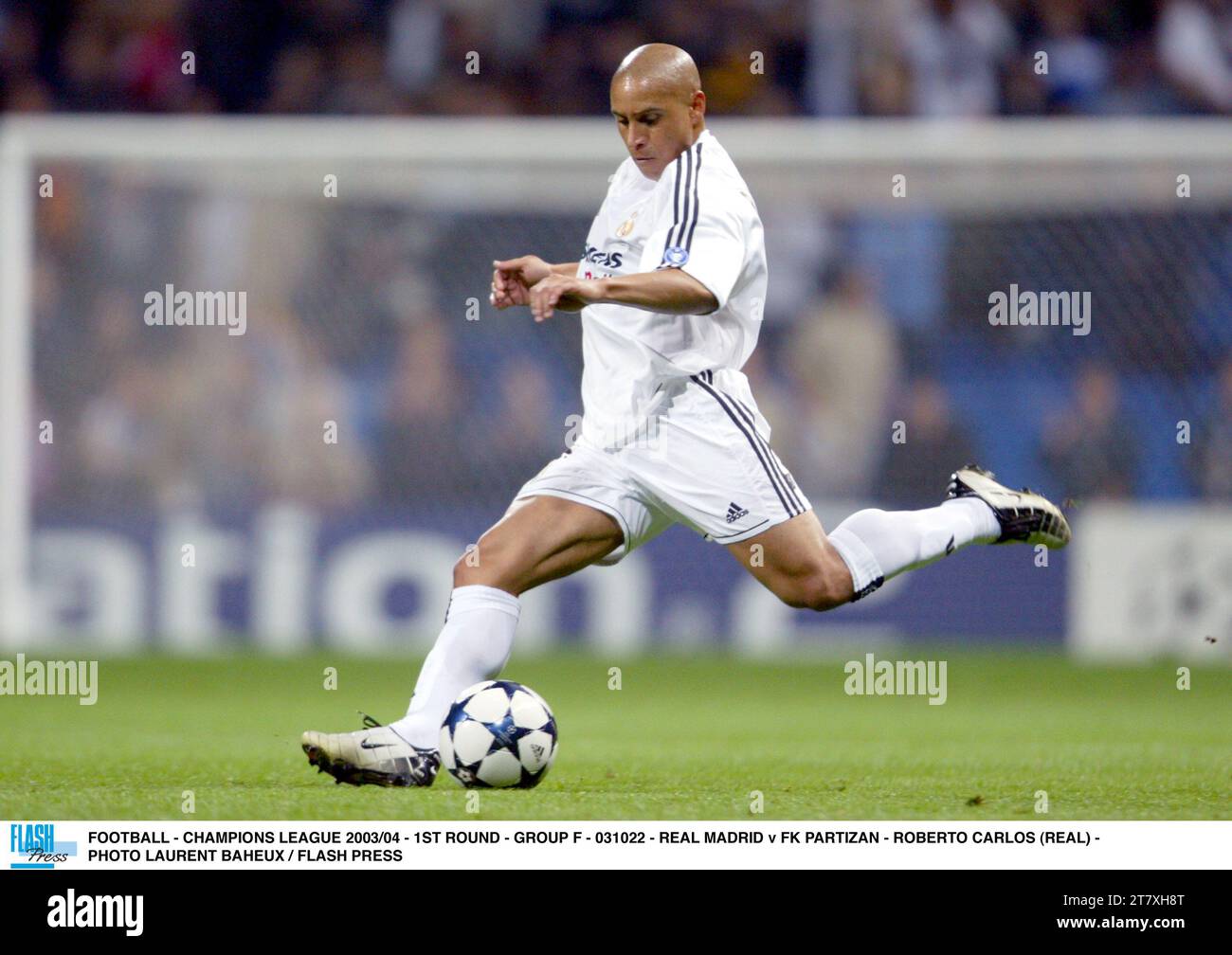 Roberto carlos real madrid 2003 hi-res stock photography and images - Alamy
