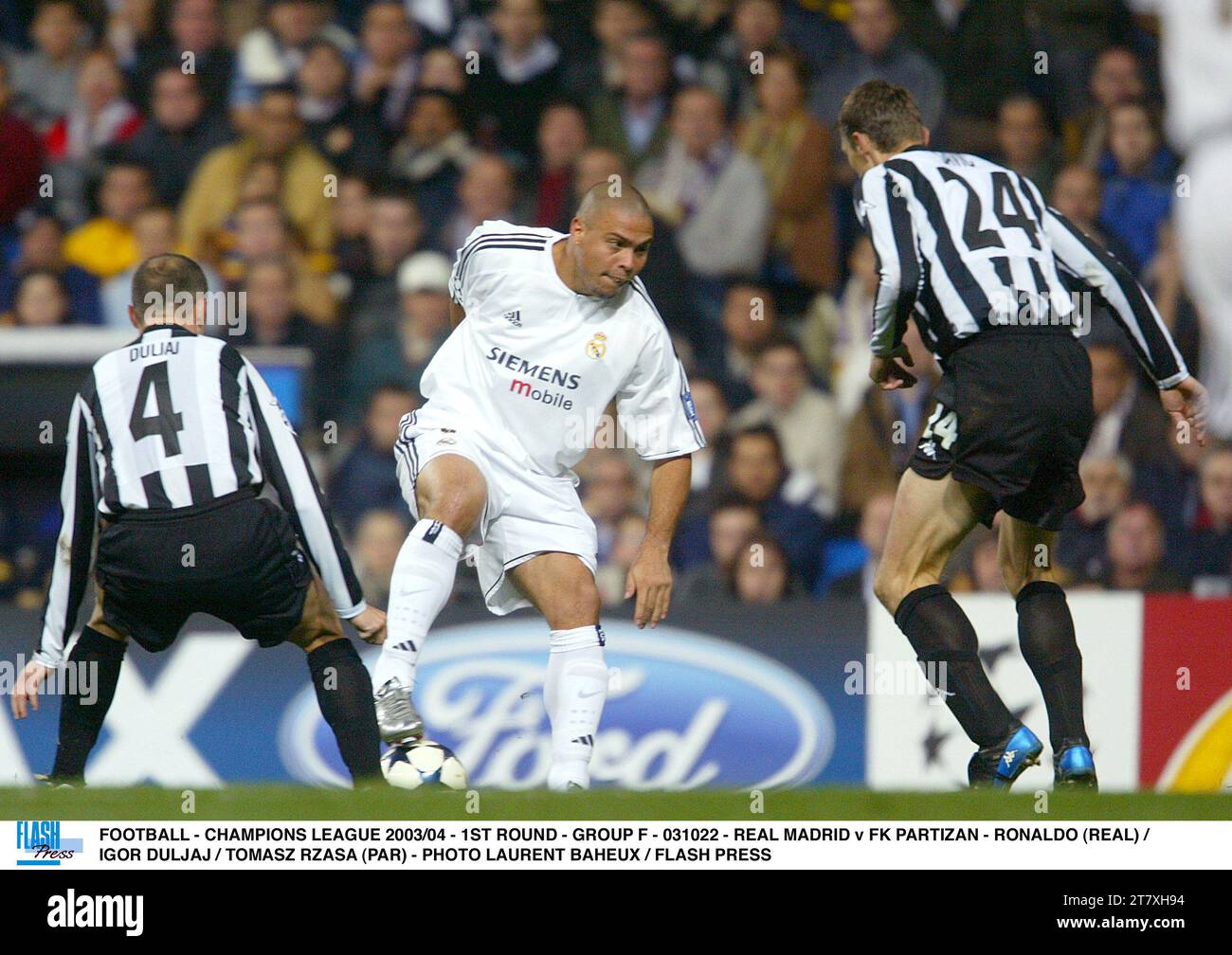 Ronaldo nazario 2004 hi-res stock photography and images - Alamy