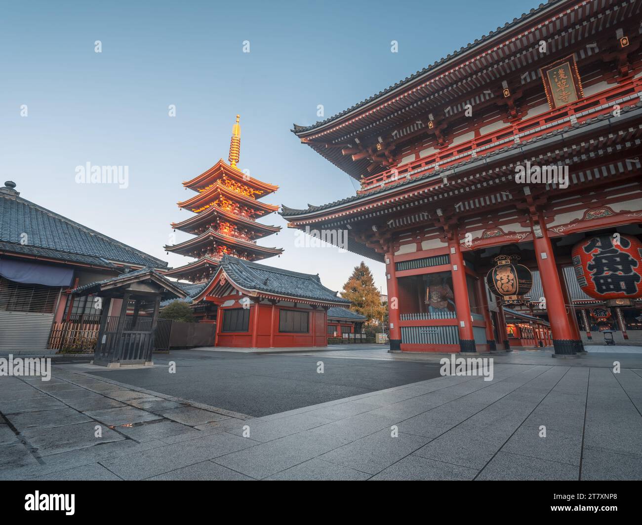 Sunrise at Hozomon Gate and Five Storied Pagoda in the Senso-Ji Buddhist temple complex (Asakusa ...