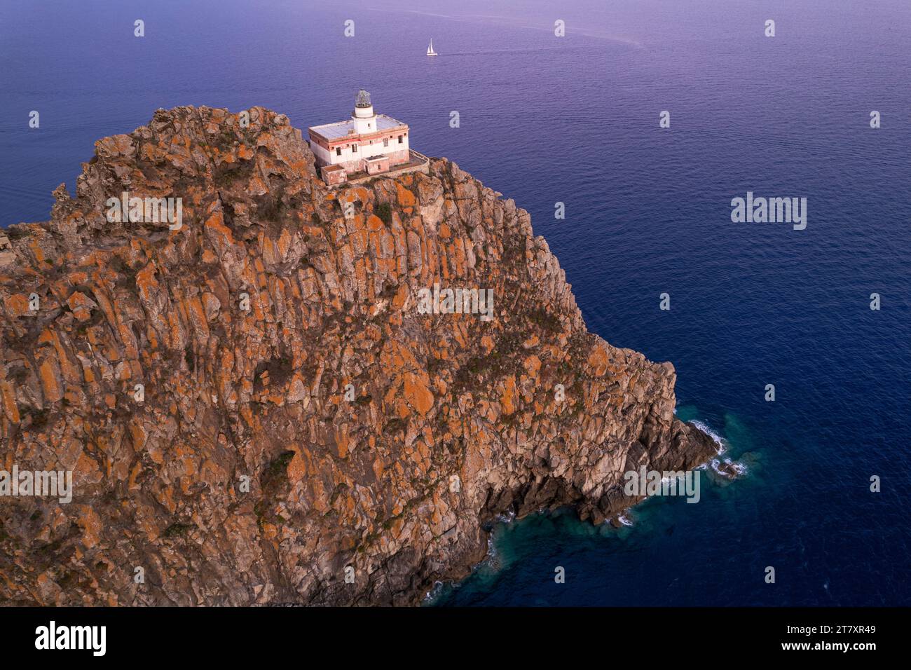 Ocean island basalt hi-res stock photography and images - Alamy
