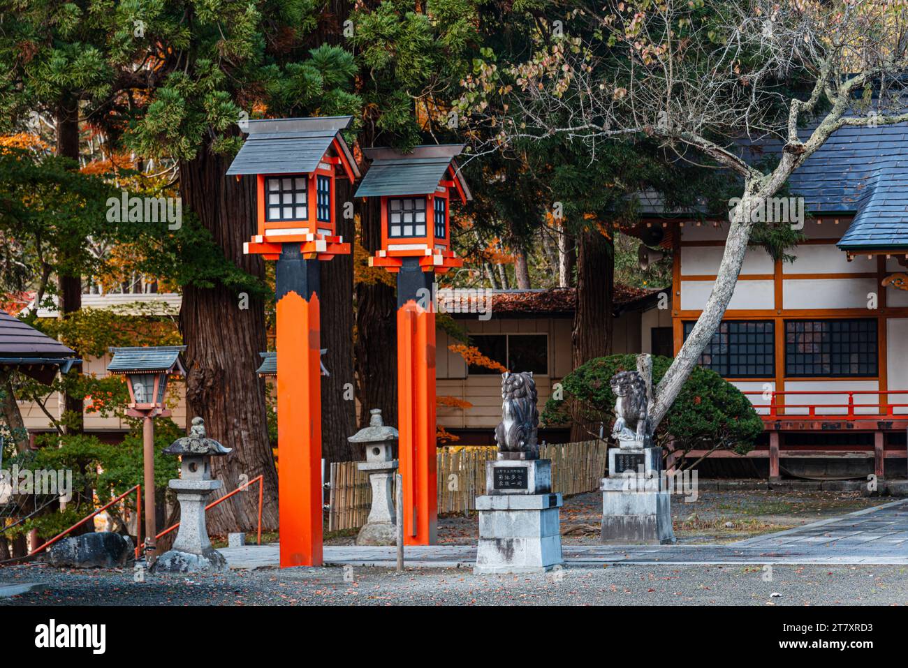 Shinto temples hi-res stock photography and images - Alamy