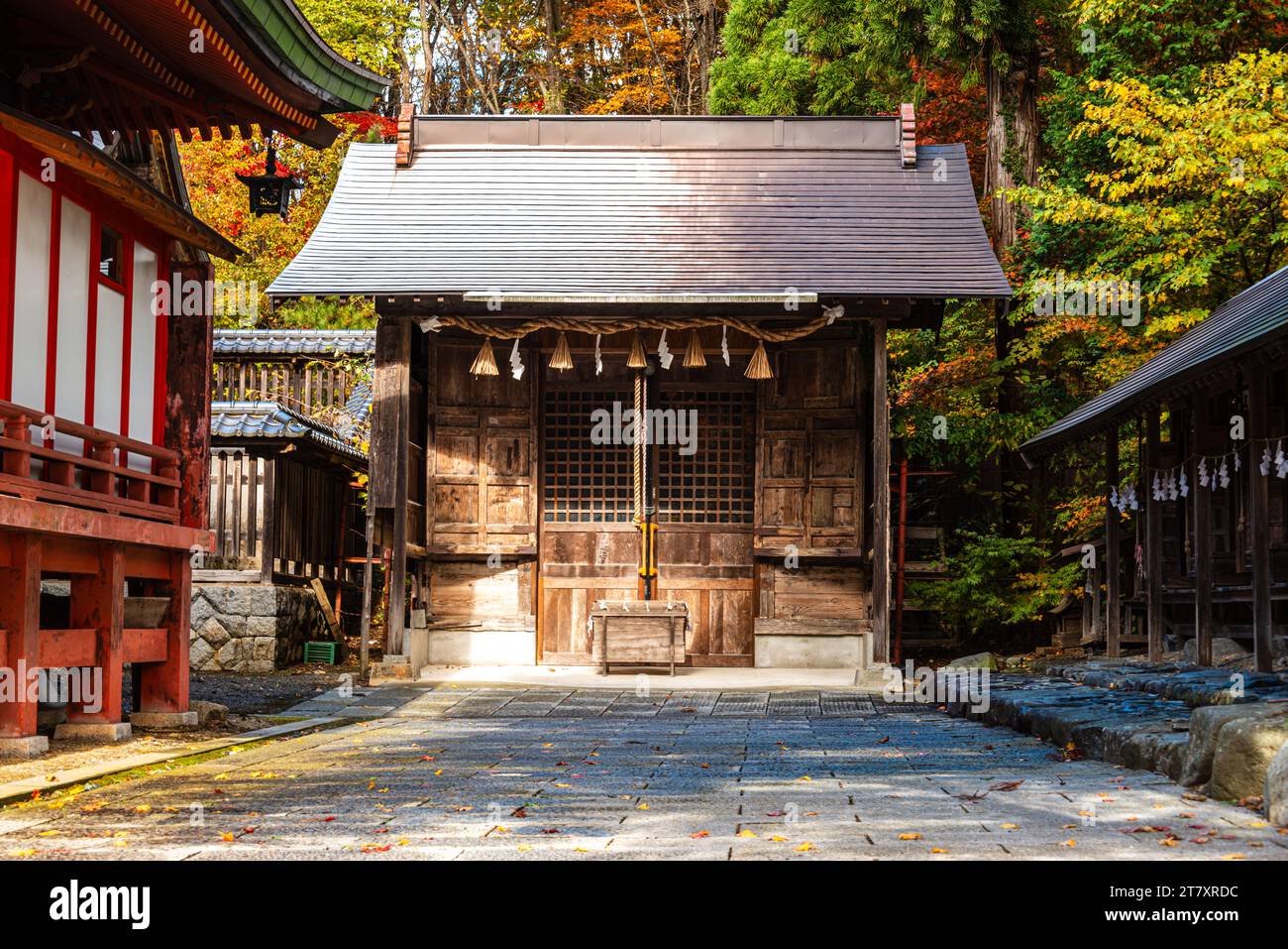 Shinto buildings hi-res stock photography and images - Alamy