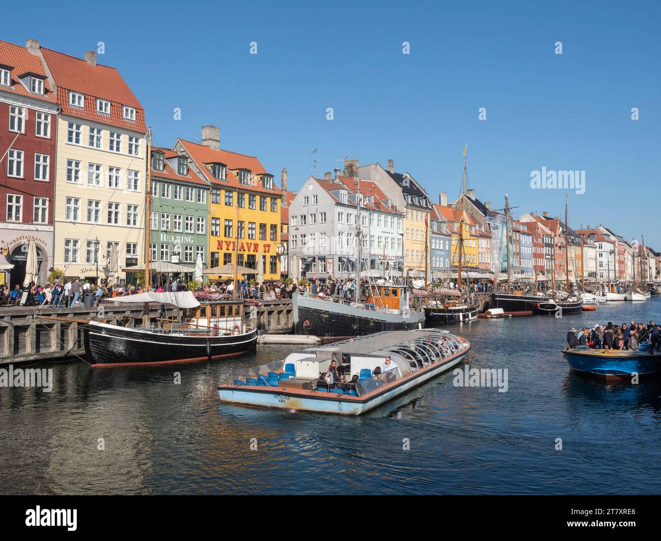 Harbour cruise boats, Nyhavn Harbour, Copenhagen, Denmark, Scandinavia ...