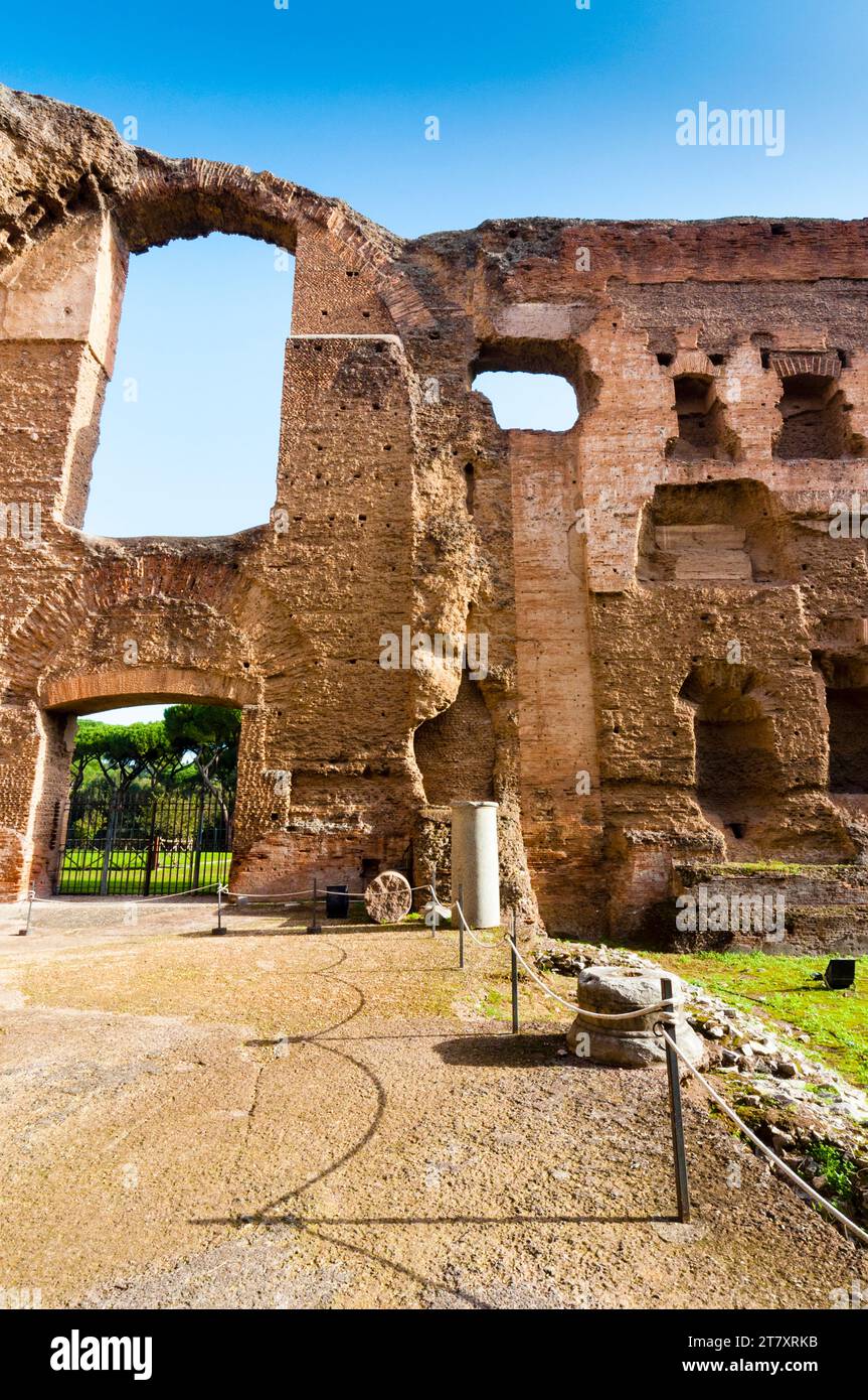 Old swimming pool site hi-res stock photography and images - Alamy