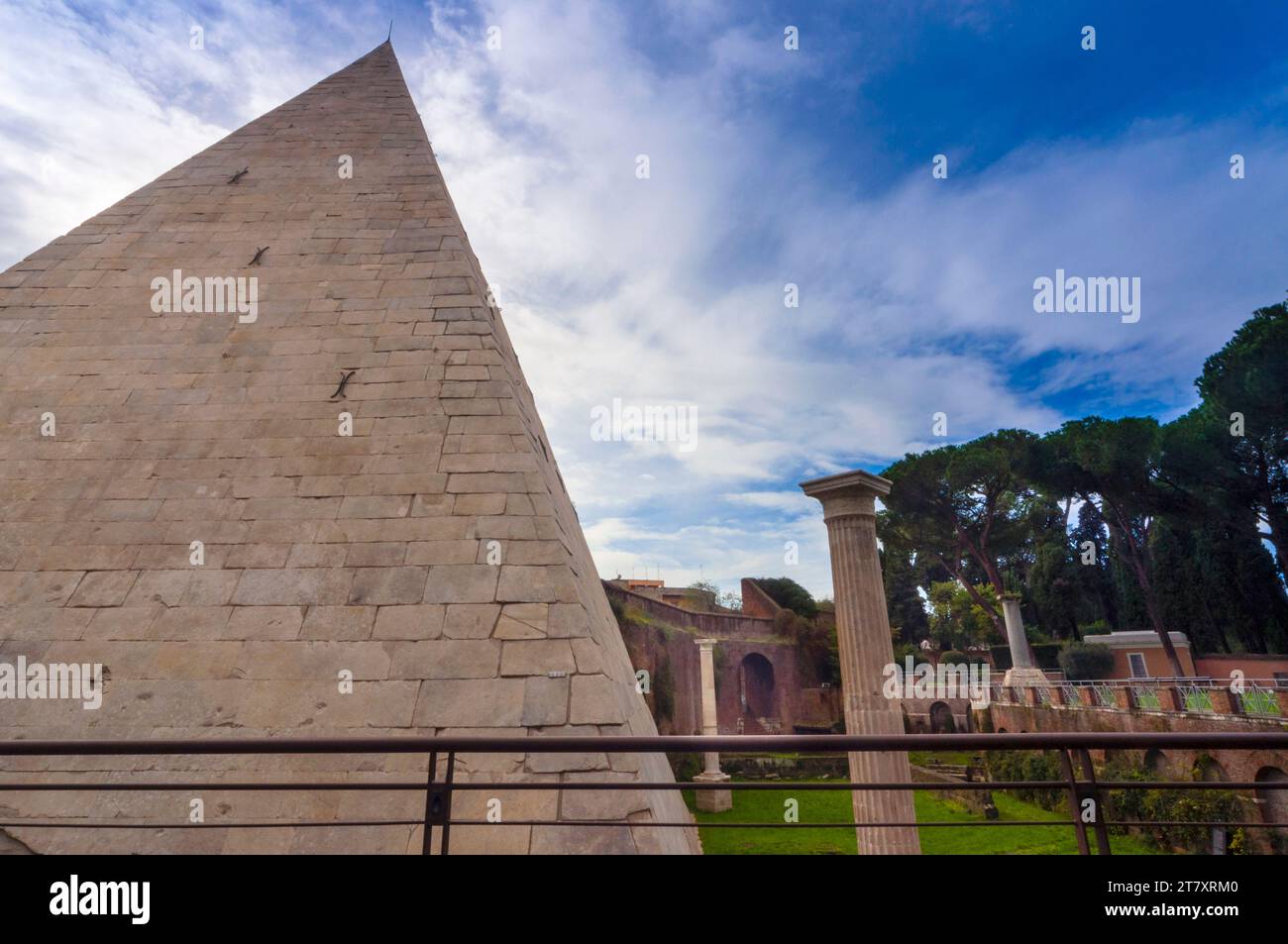 Pyramid of Cestius, UNESCO World Heritage Site, Rome, Latium (Lazio ...