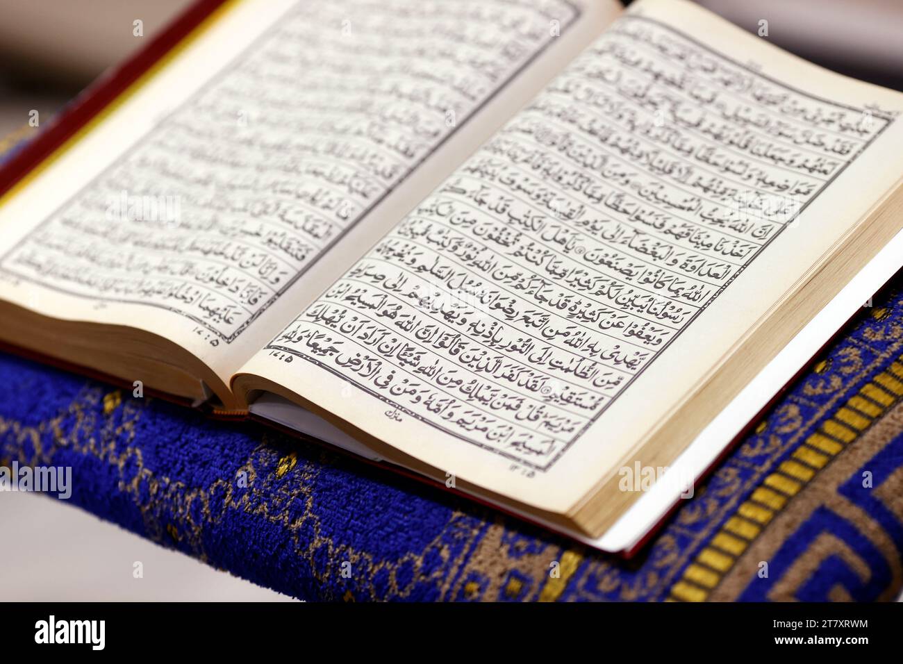 Masjid Mirasuddeen Mosque, open Holy Quran in Arabic, Bangkok, Thailand ...