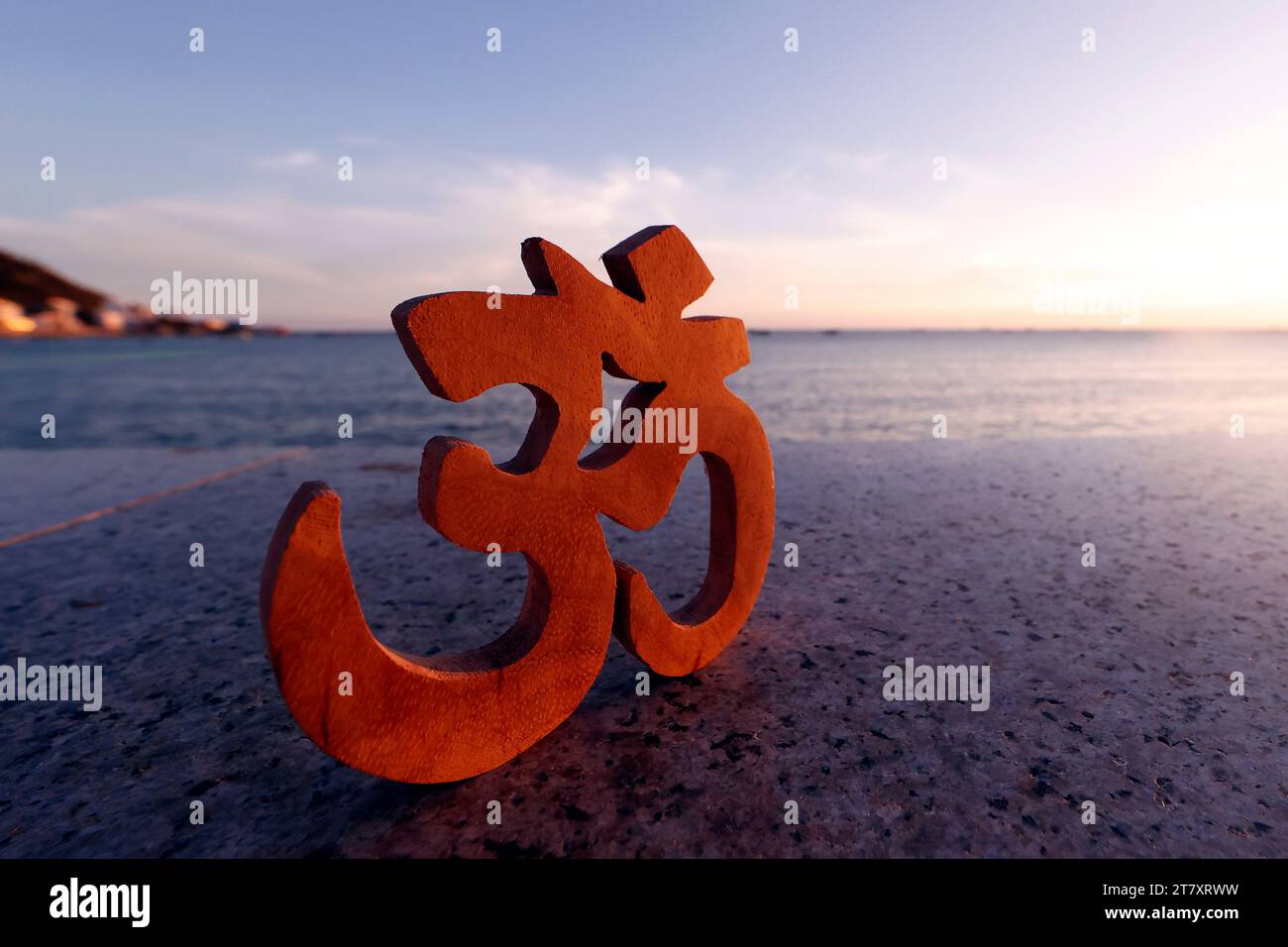 The Om (Aum symbol), one of the most important spiritual sounds in ...