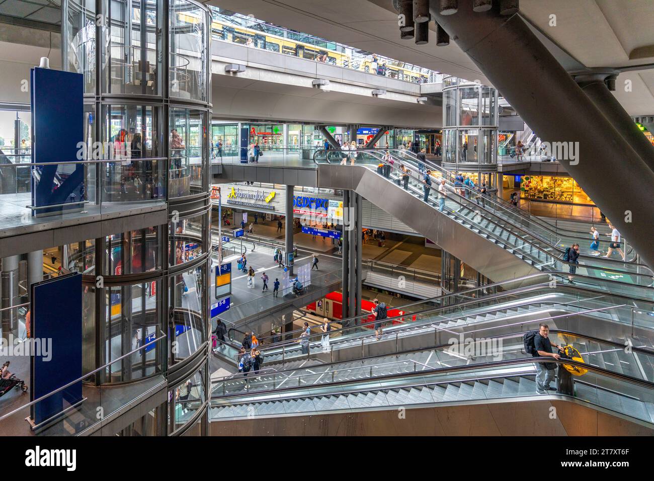 View of interior of Berlin Central Station, Hauptbahnhof, Europaplatz 1 ...