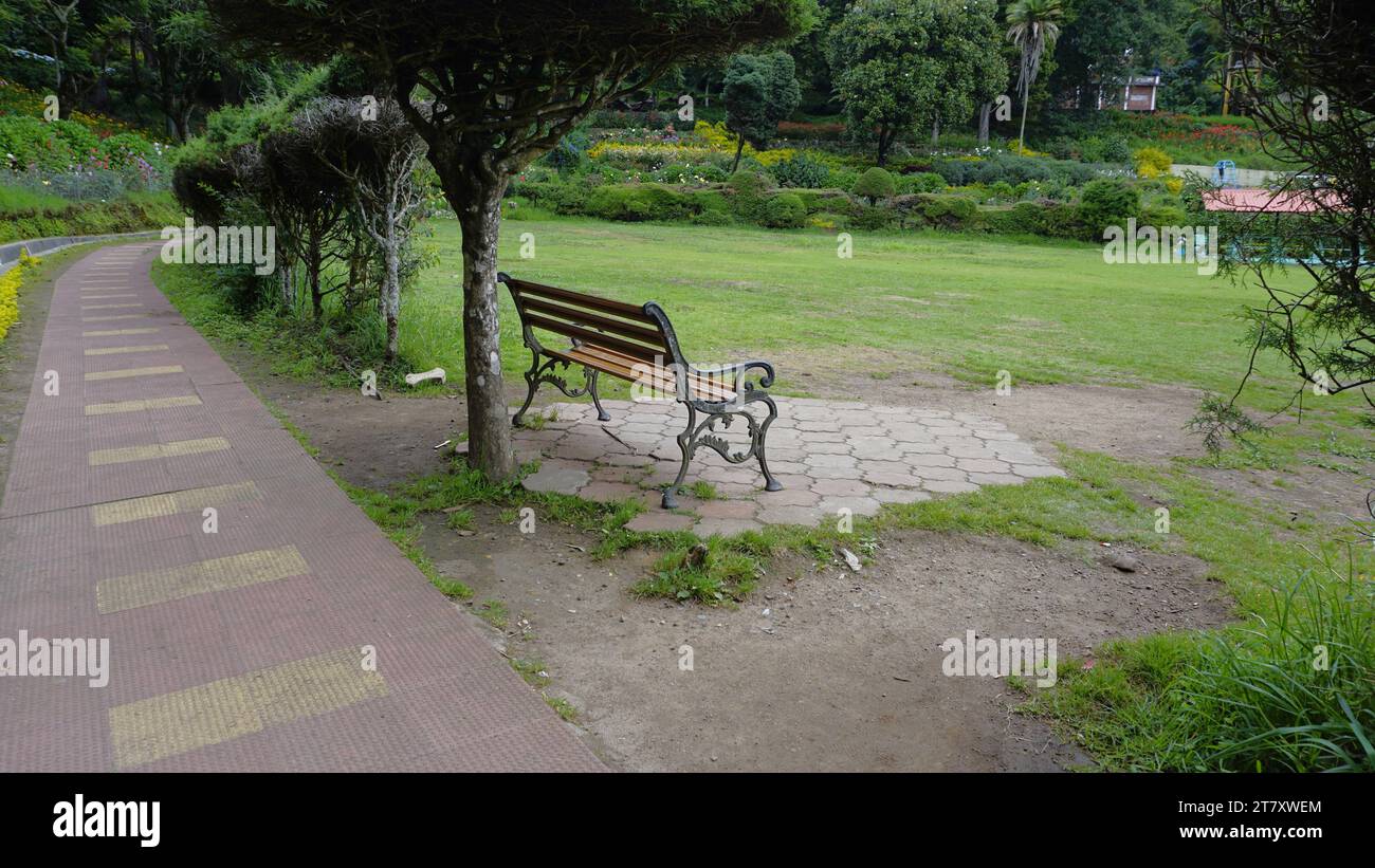 Beautiful scenic garden of Kodaikanal Bryant Park. One of the must ...
