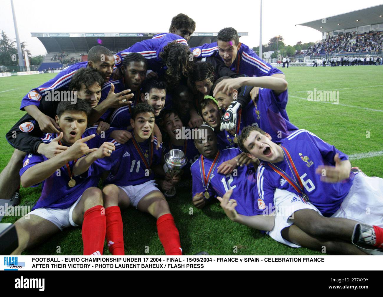 Football euro 2004 celebration hi-res stock photography and images - Alamy