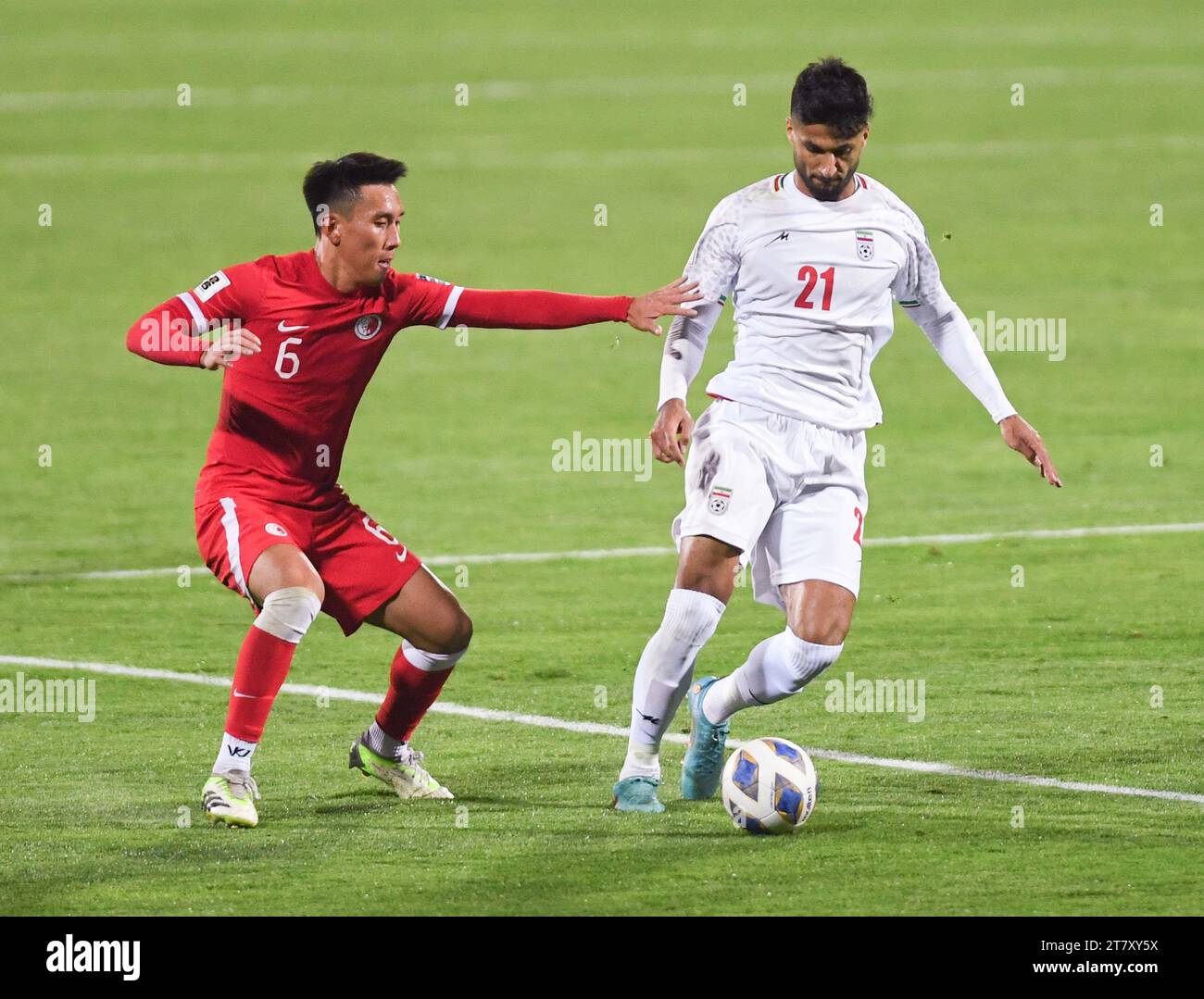 Teheran, Iran. 16th Nov, 2023. Mohammad Mohebbi (R) of Iran competes ...