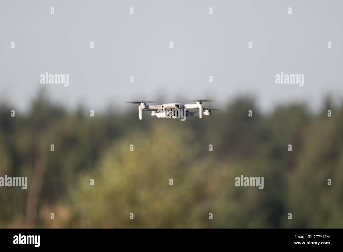Dji mini 2 hi-res stock photography and images - Alamy