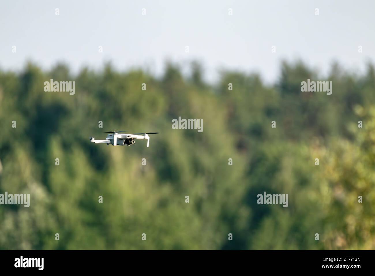 Dji mini 2 hi-res stock photography and images - Alamy