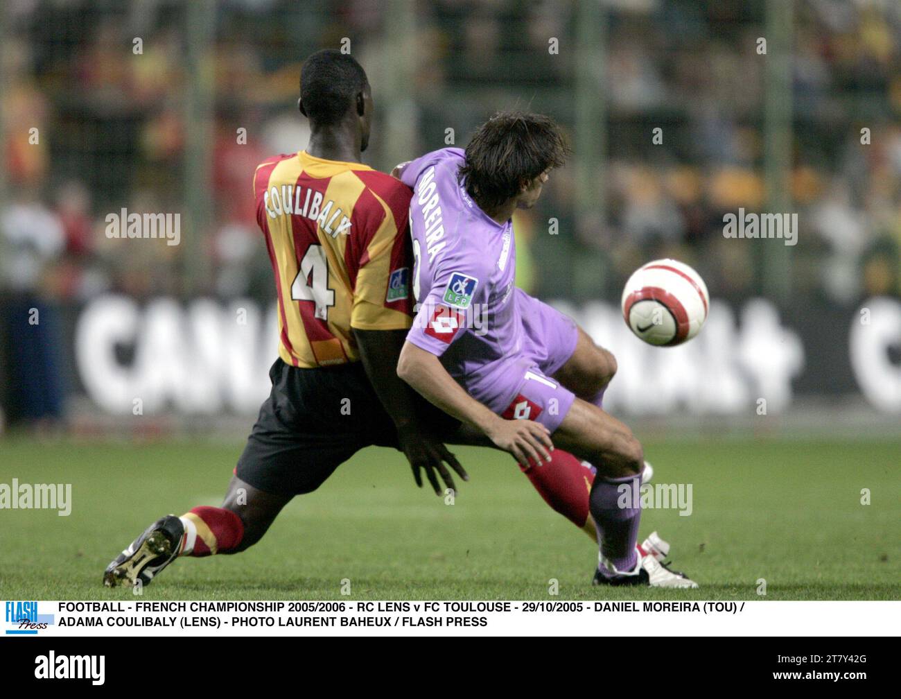 FOOTBALL - FRENCH CHAMPIONSHIP 2005/2006 - RC LENS v FC TOULOUSE - 29/10/2005 - DANIEL MOREIRA ...
