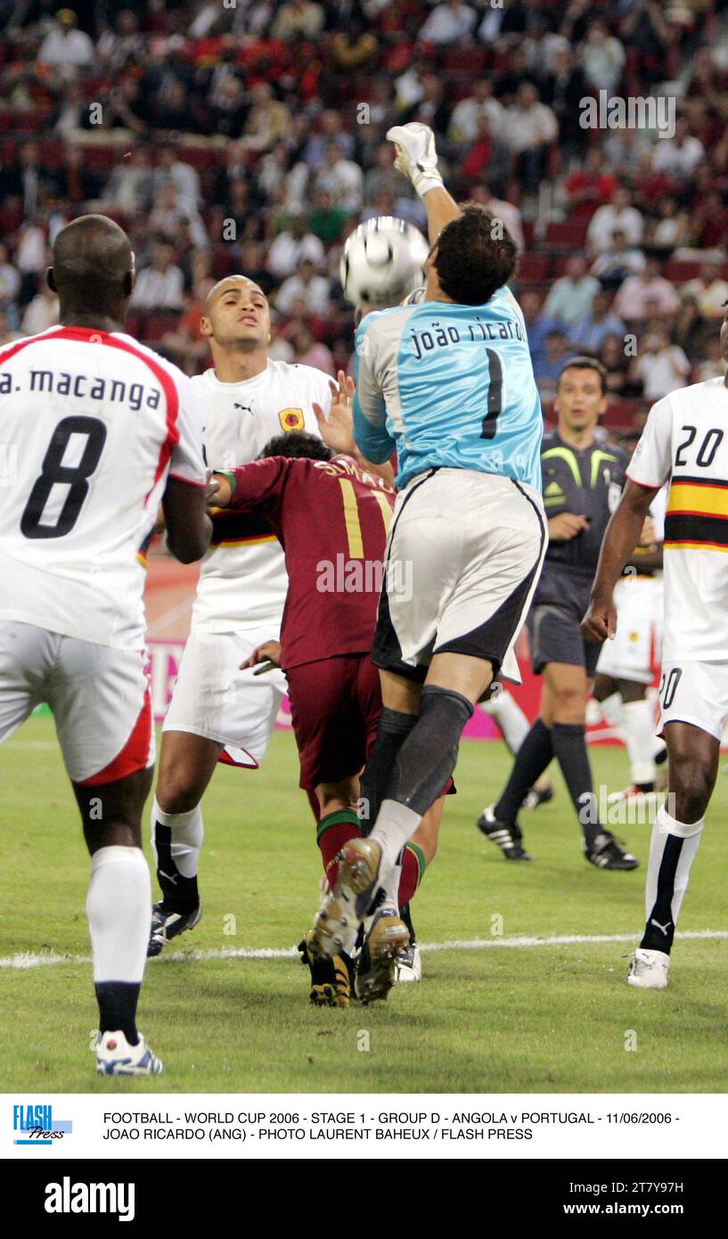 Angola goalkeeper hi-res stock photography and images - Alamy