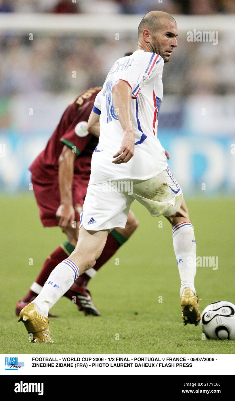 Zinedine zidane 2006 world cup final hi-res stock photography and ...