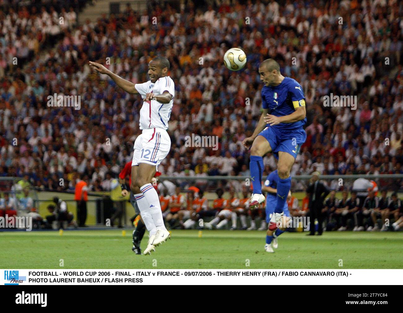 Thierry henry france world cup hi-res stock photography and images - Alamy
