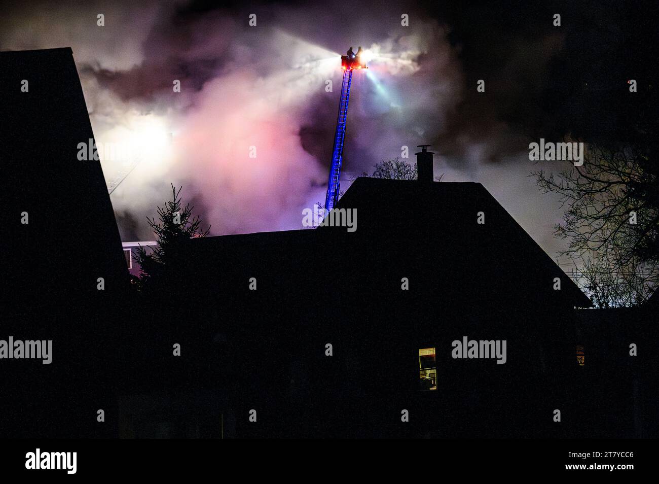 Fire fight ladder hi-res stock photography and images - Alamy