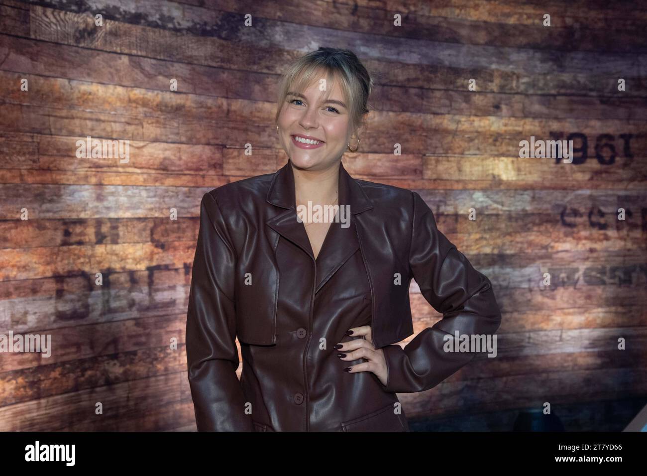 Dagi BEE, Influencerin, Portraet, Porträt, Portrait, Angeschnittenes Einzelbild, Einzelmotiv, 28 ...