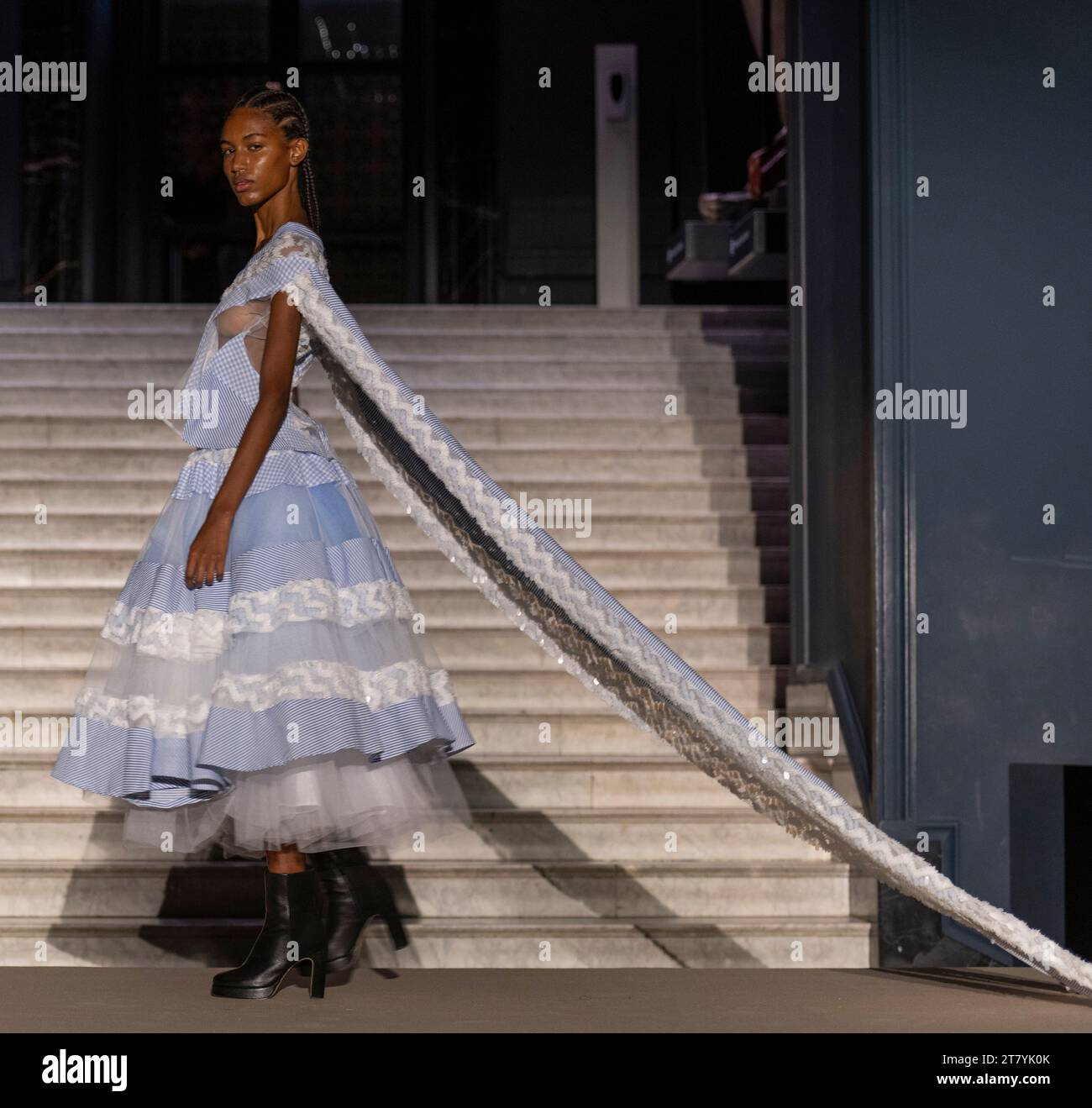 Fashion show catwalk 2023 hi-res stock photography and images - Alamy