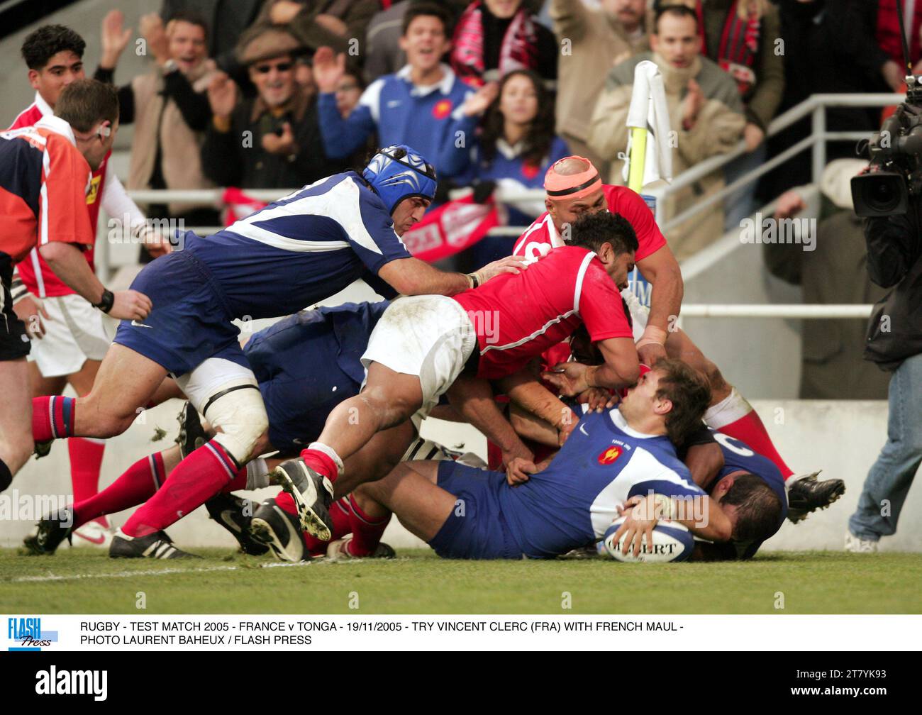 RUGBY - TEST MATCH 2005 - FRANCE v TONGA - 19/11/2005 - TRY VINCENT ...