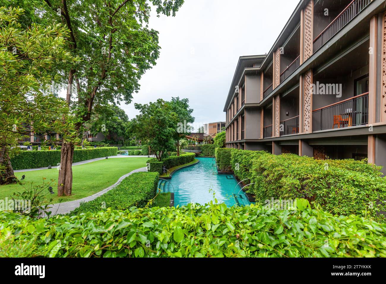 Modern resort architecture with tranquil water Stock Photo - Alamy