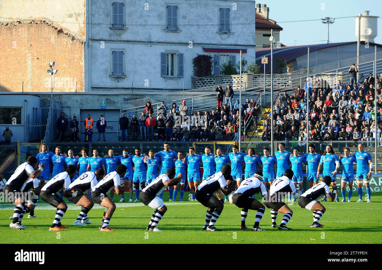 Cibi war dance hi-res stock photography and images - Alamy