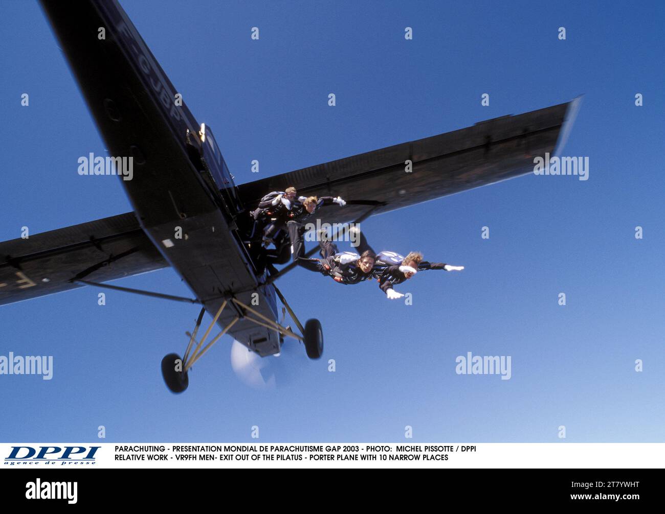 PARACHUTING - PRESENTATION MONDIAL DE PARACHUTISME GAP 2003 - PHOTO ...