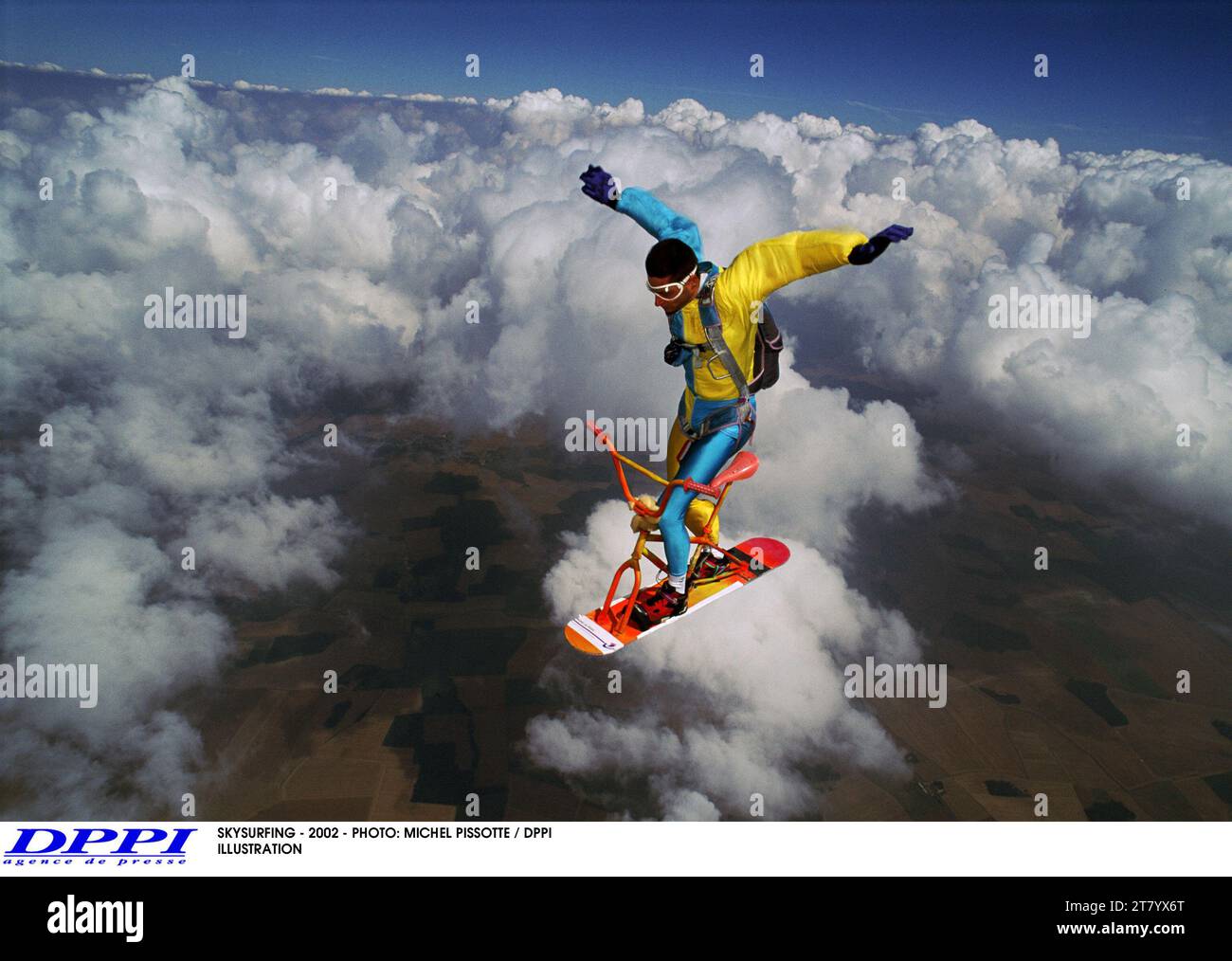 SKYSURFING - 2002 - PHOTO: MICHEL PISSOTTE / DPPI ILLUSTRATION Stock Photo - Alamy