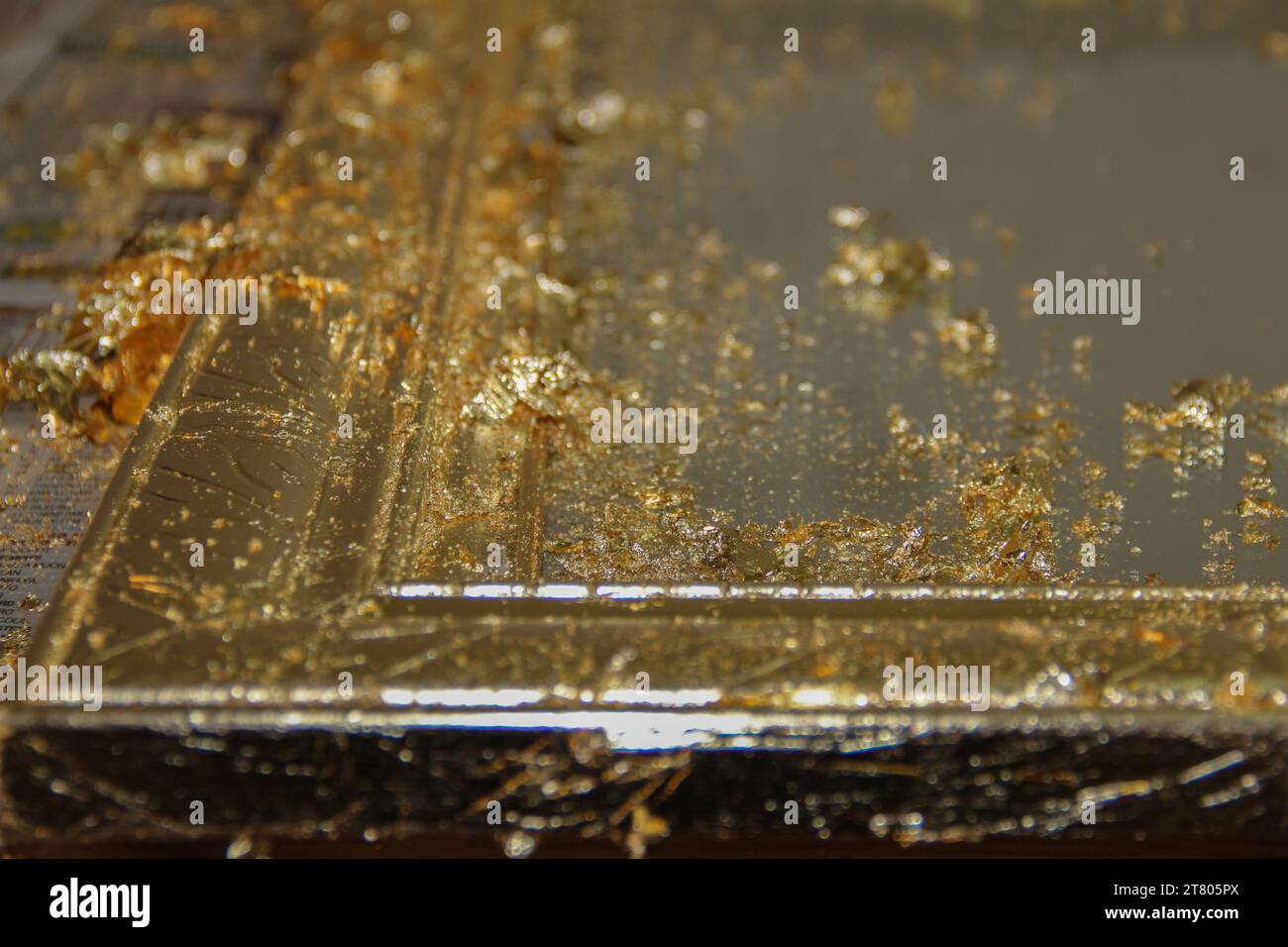 Traditional Gilding Technique with Gold Leaf Stock Photo - Alamy