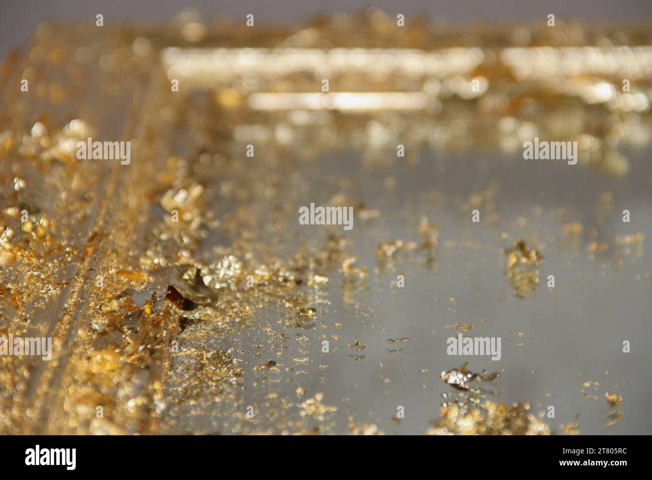 Traditional Gilding Technique with Gold Leaf Stock Photo - Alamy
