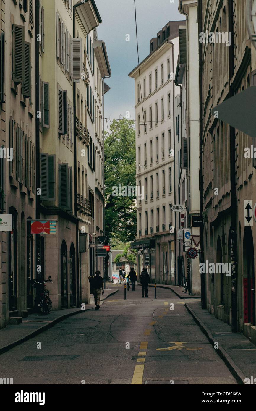 European street hi-res stock photography and images - Alamy