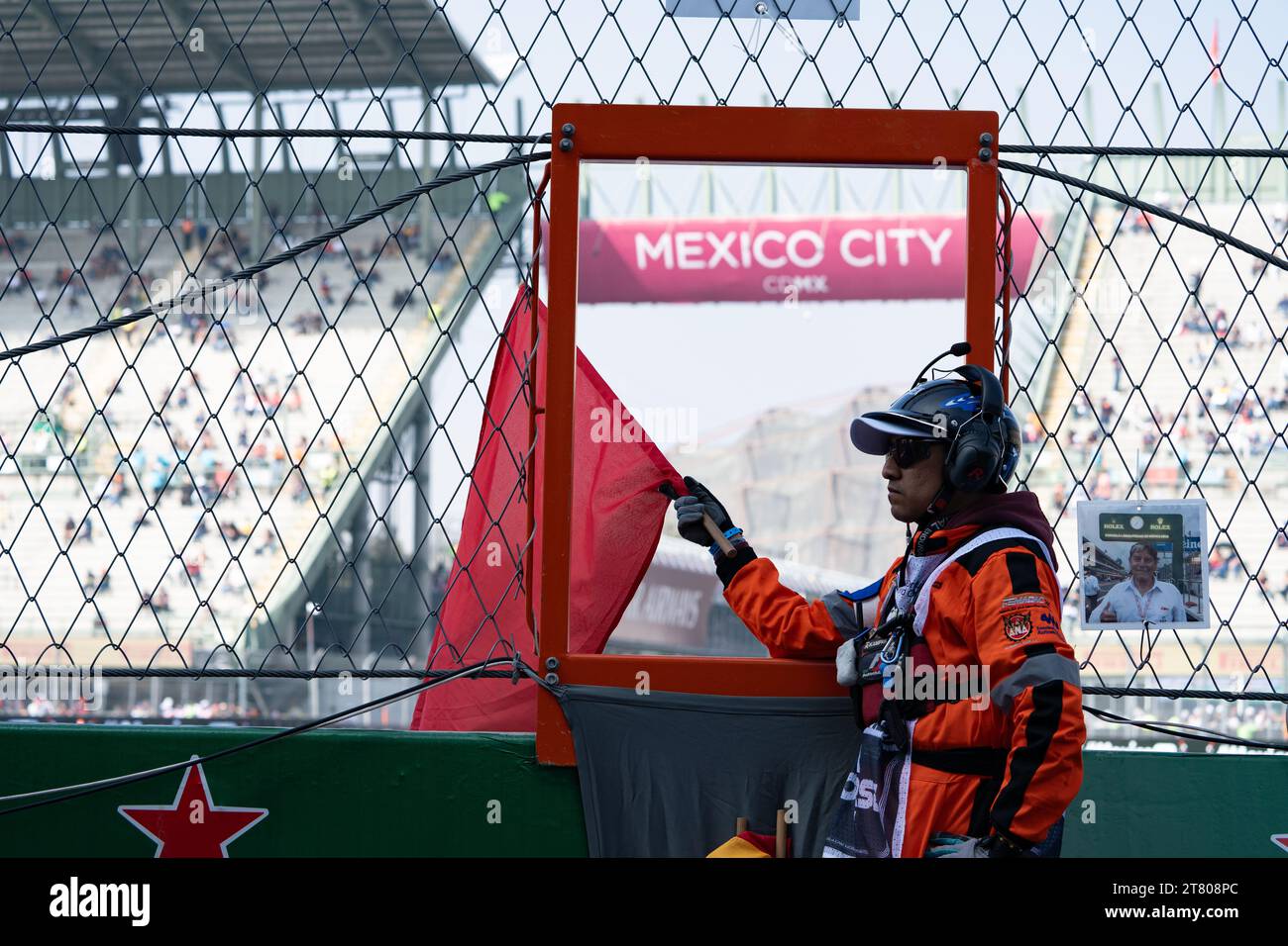 A red flag during the GTM race closes the track, Mexican City Grand ...
