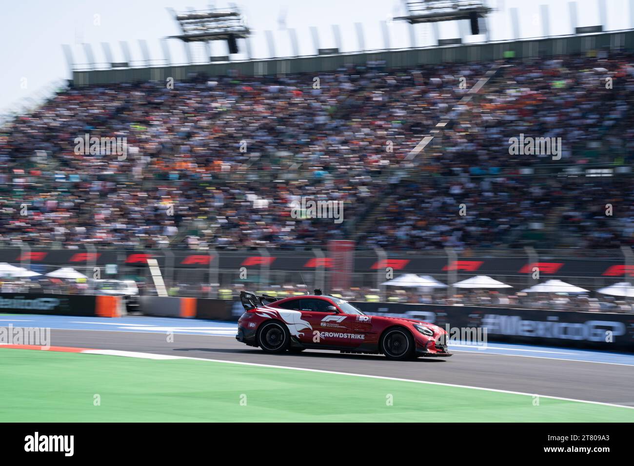 The safety car does a lap of the track during the F1 race, Mexican City ...