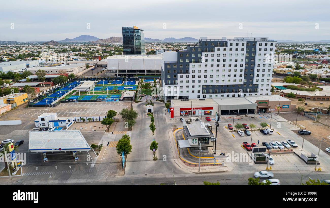 Starbucks and Santander Distrito Hexus DT bank in Kyo Hexus Distrito Hexus departmental building ...