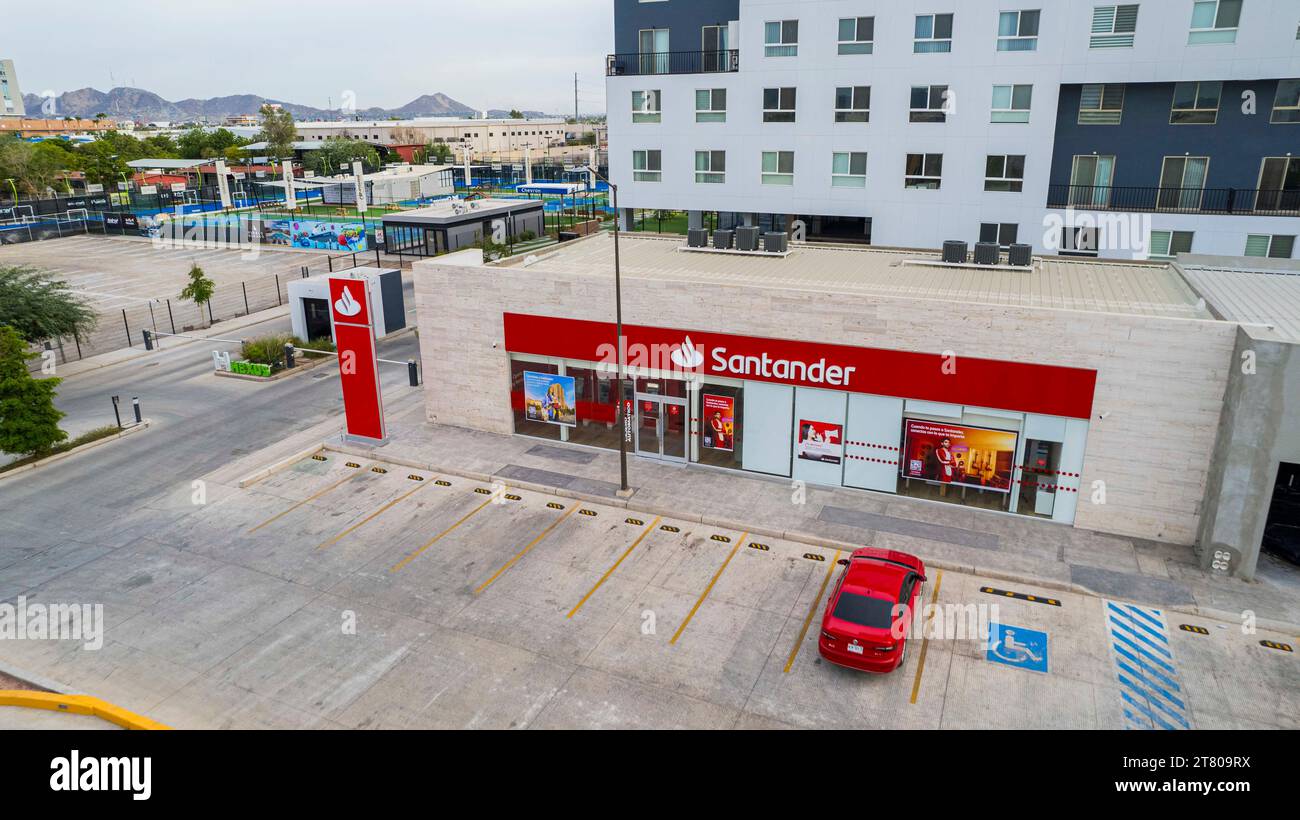 Starbucks and Santander Distrito Hexus DT bank in Kyo Hexus Distrito ...