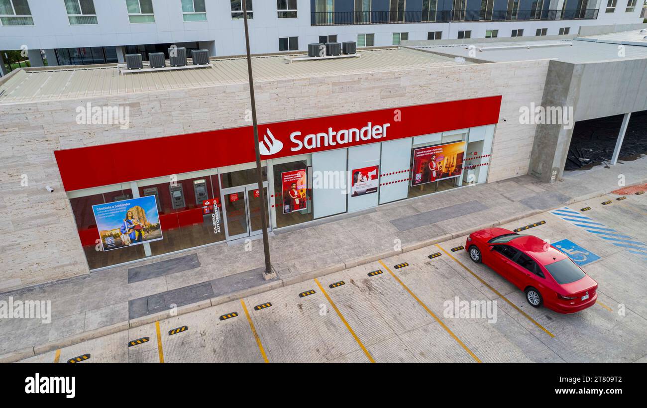 Edificio starbucks hi-res stock photography and images - Alamy