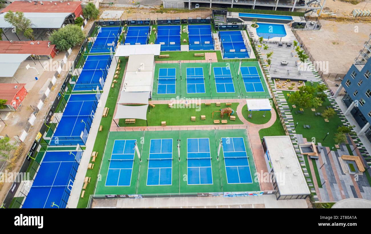 Sports court, tennis court in Distrito Hexus DT departmental building ...