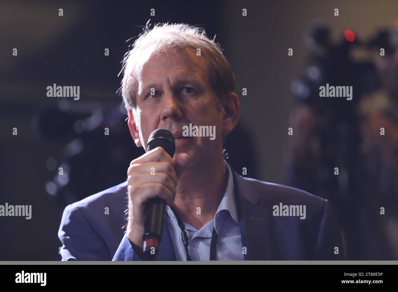 Berlin, Deutschland, 17.11.2023: dpa-Reporter Michael Fischer stellt ...