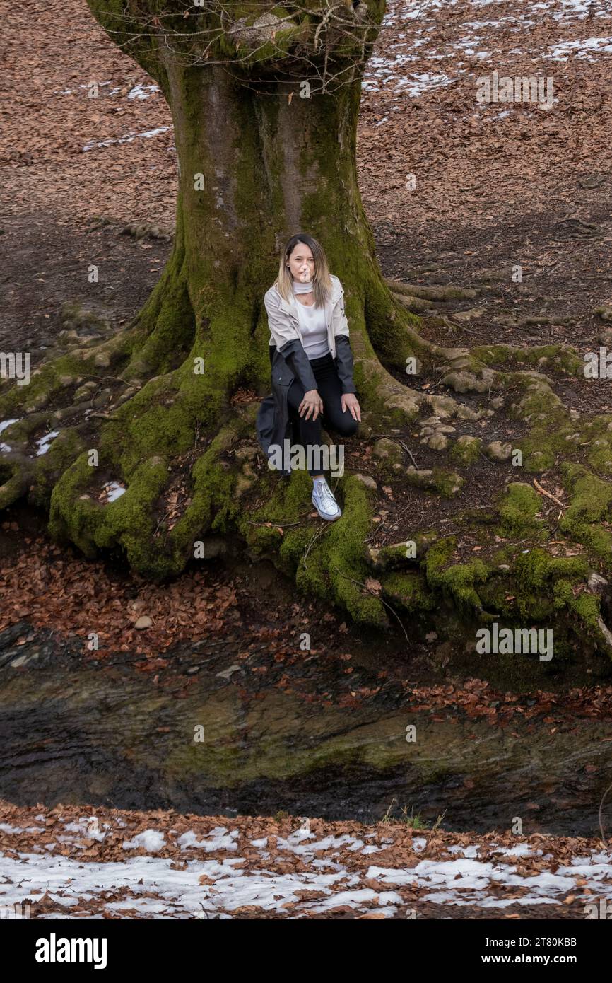 Women hair roots hi-res stock photography and images - Alamy