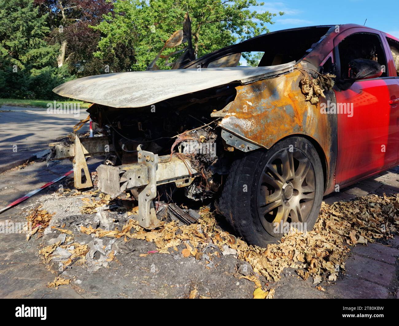 Car Vandalism. Burnt Broken Auto. Destroyed Vehicle Stock Photo - Alamy