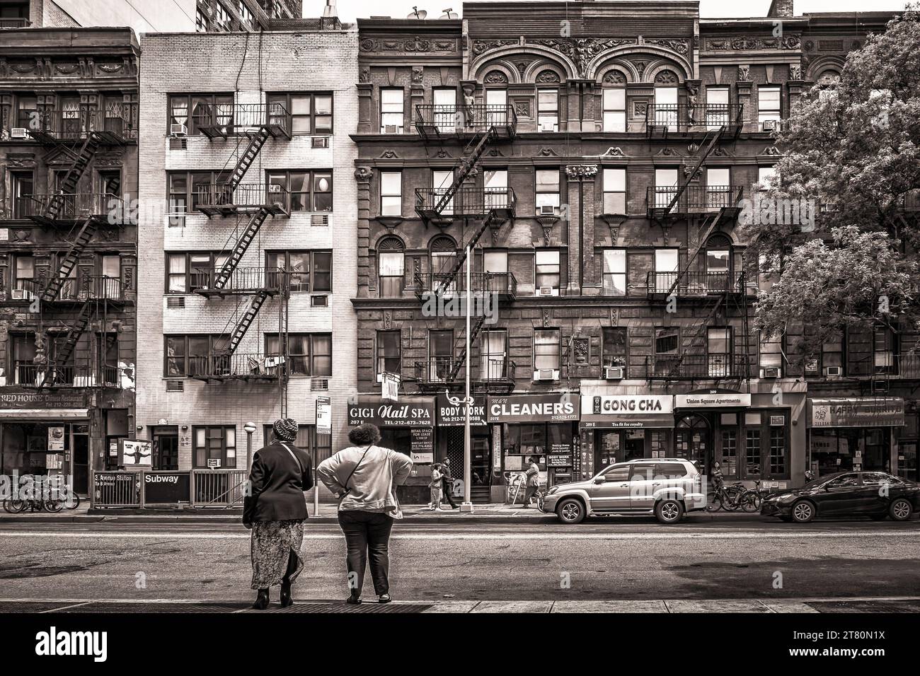 New York City, USA, May 14th 2018, urban scene on the 3rd Avenue in ...