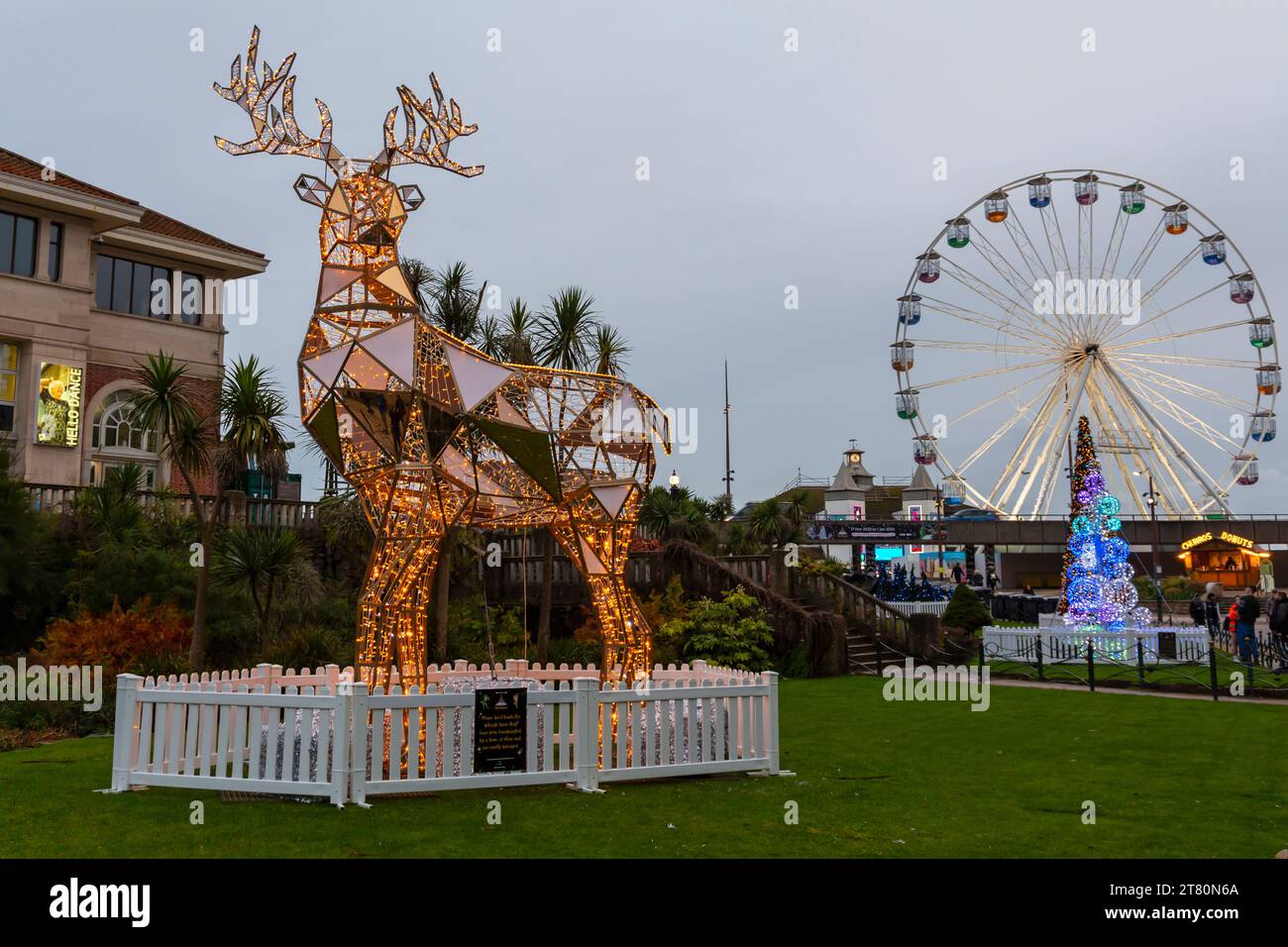 Bournemouth, Dorset, UK. 17th November 2023. Visitors, families and ...