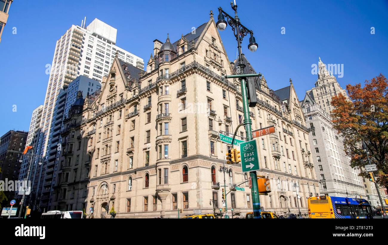 NEW YORK, NY, USA - NOVEMBER 16, 2023: Dakota house street view from ...