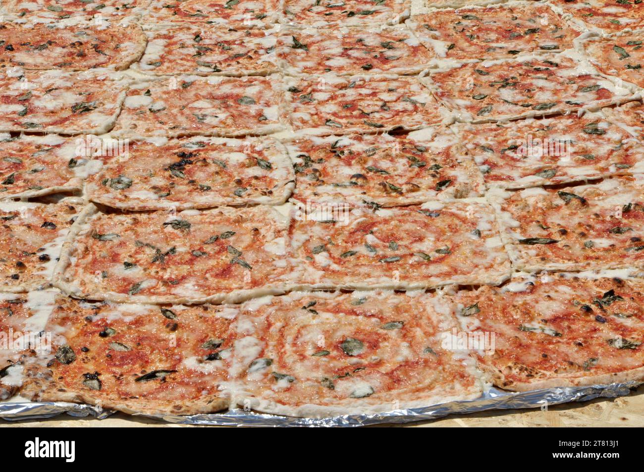 Extra large pizza plate hi-res stock photography and images - Alamy