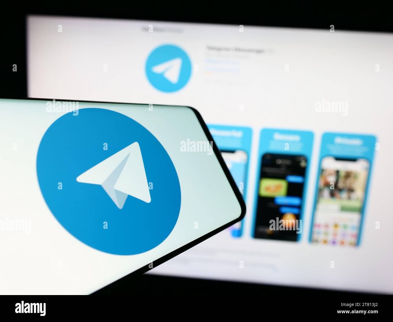 Telegram logo hi-res stock photography and images - Alamy